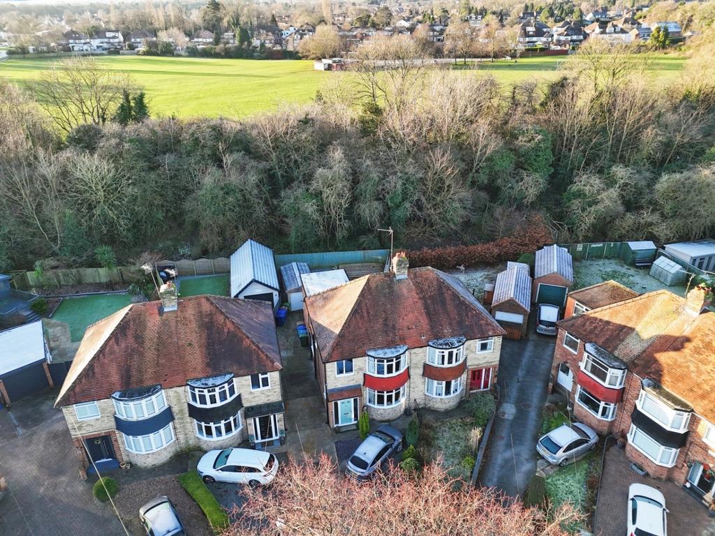 Thornwick Avenue, Willerby, Hull... 4 bed semi-detached house - £325,000