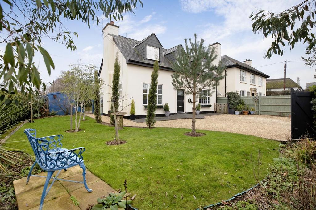 Rock Road, Chudleigh, TQ13 3 bed detached house for sale - £465,000