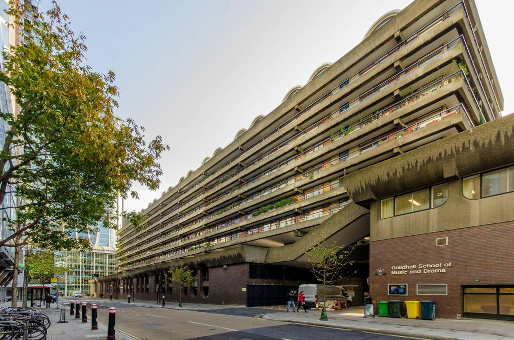 Barbican, Barbican, London, EC2Y 2 bed flat - £5,417 pcm (£1,250 pw)