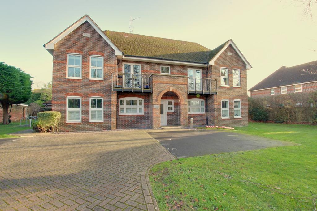 Brookmead Way, Langstone, Havant 2 bed flat for sale - £270,000