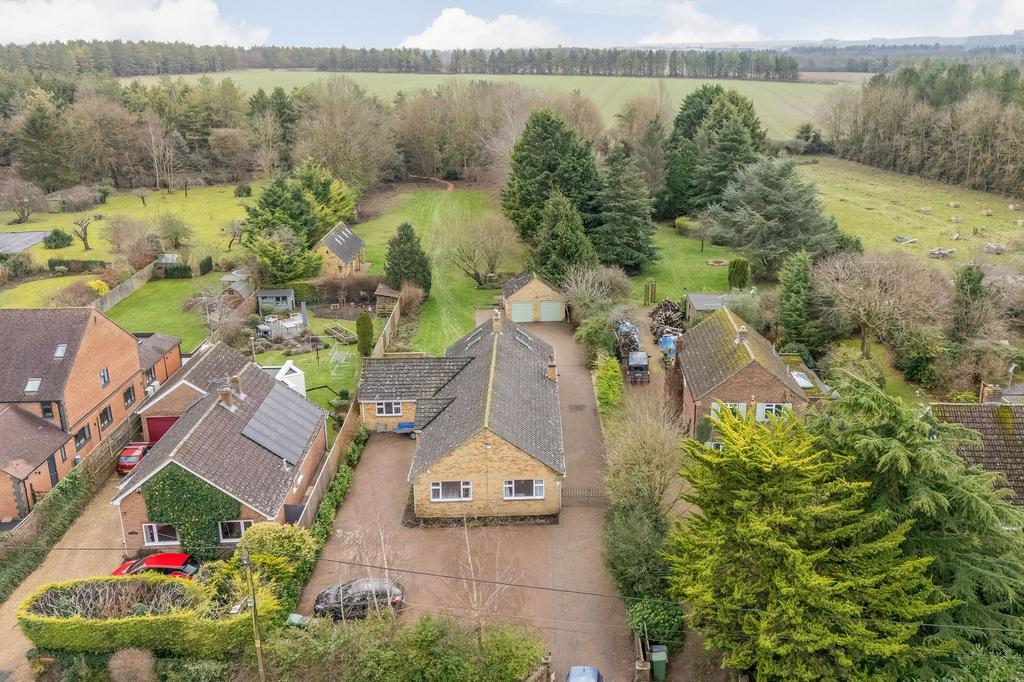 Wantage Road, Didcot OX11 5 bed bungalow for sale - £935,000