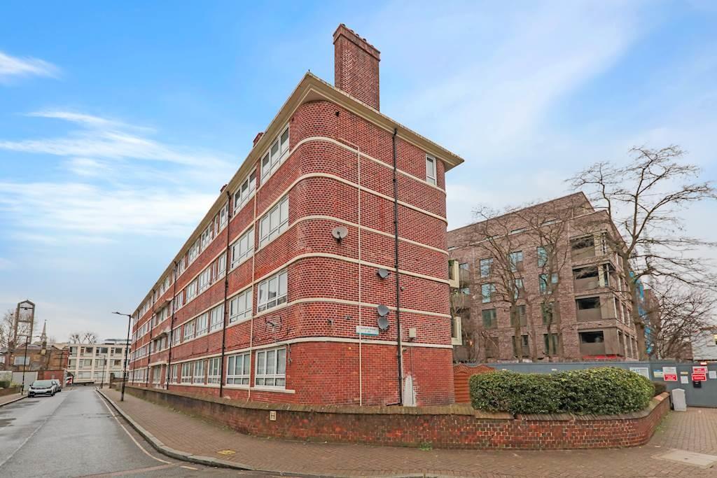 Renforth Street, London 1 bed ground floor flat - £275,000