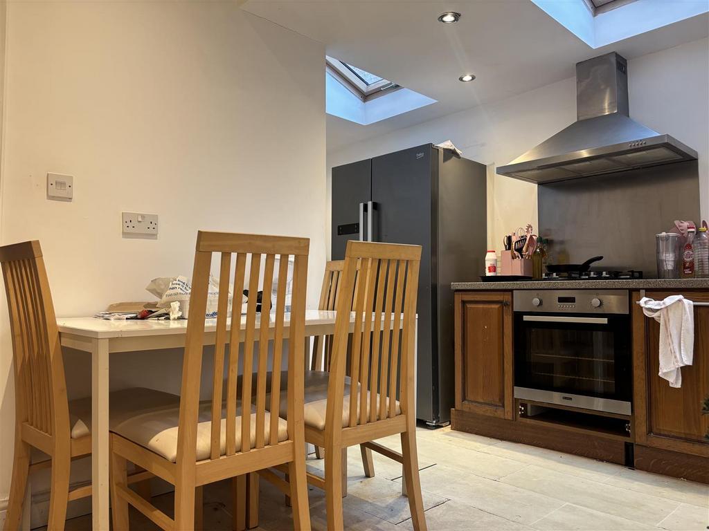 Harborne Park Road, Harborne... 4 bed semi-detached house - £2,045 pcm ...