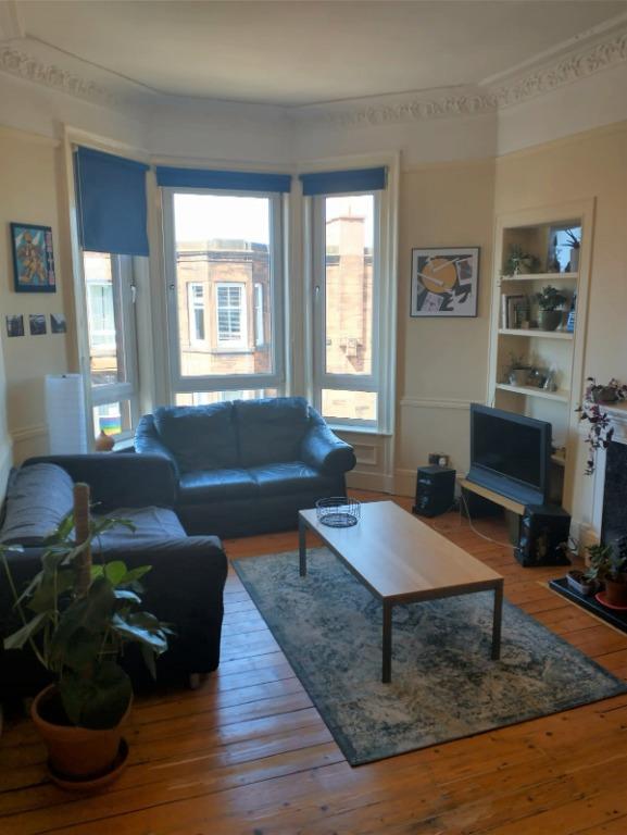 Hermitage Park, Edinburgh, EH6 2 bed flat - £1,165 pcm (£269 pw)