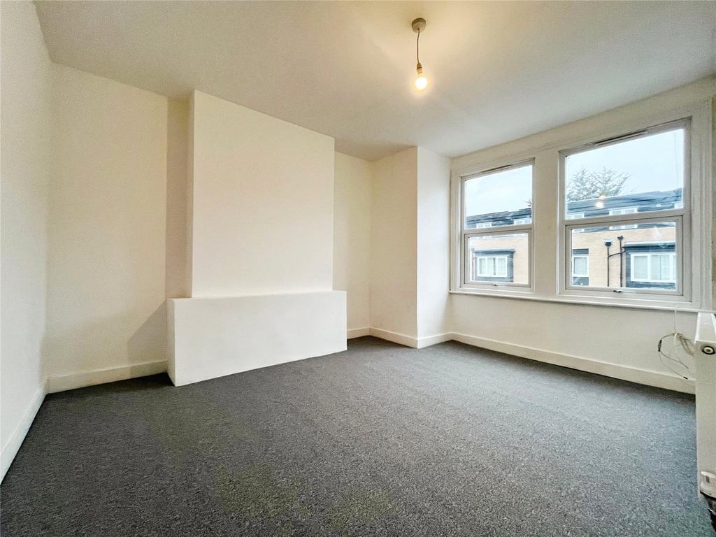 Sangley Road, London SE6 2 bed apartment for sale - £325,000