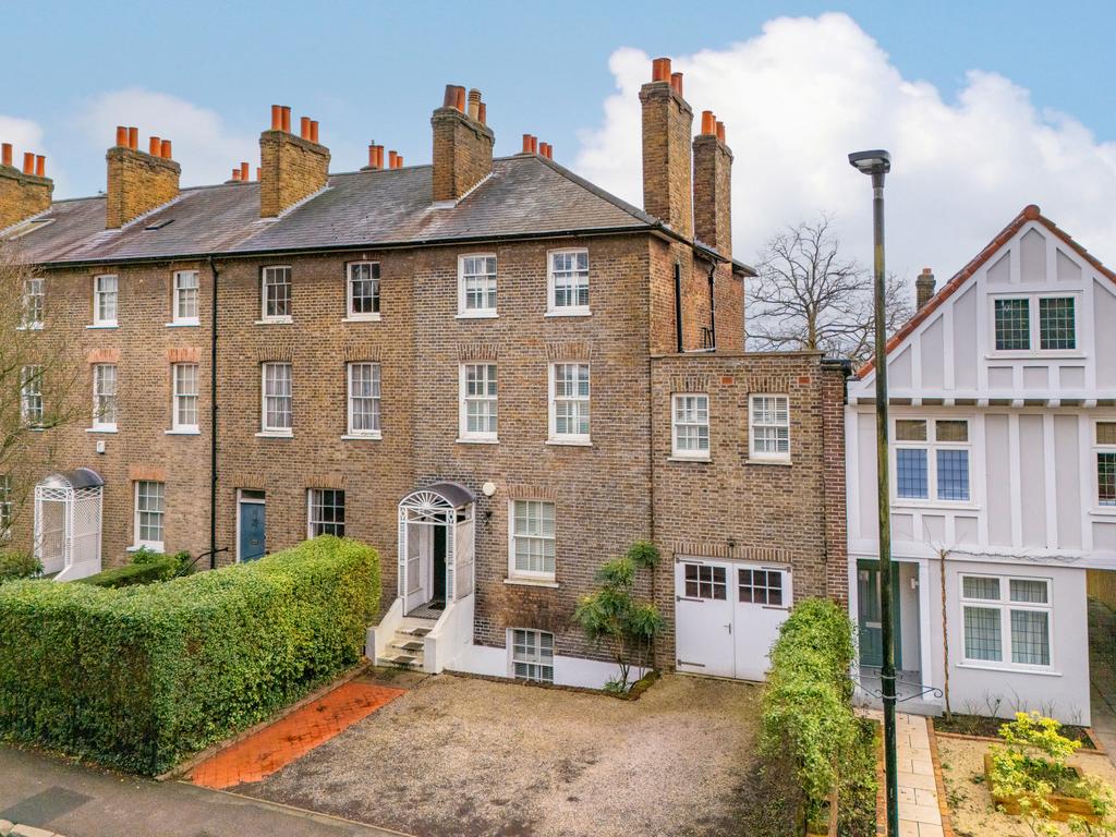 Ridgway, London SW19 5 bed semi-detached house - £3,650,000