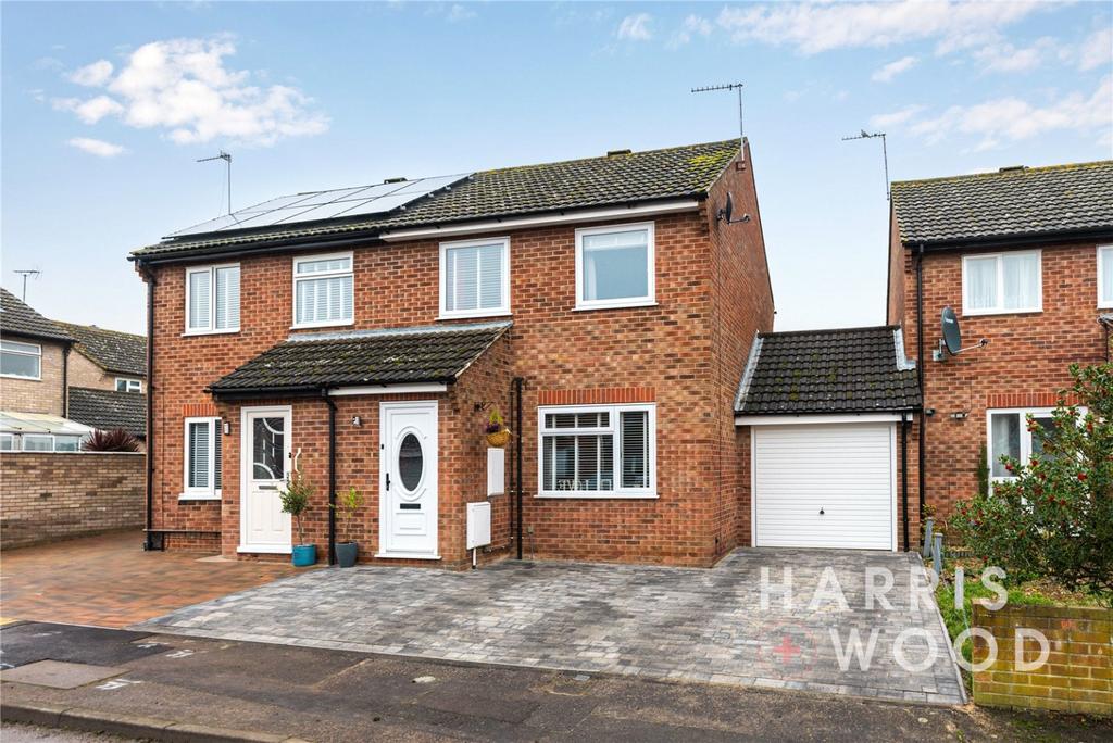 Holt Drive, Colchester, Essex, CO2 3 bed semi-detached house - £325,000