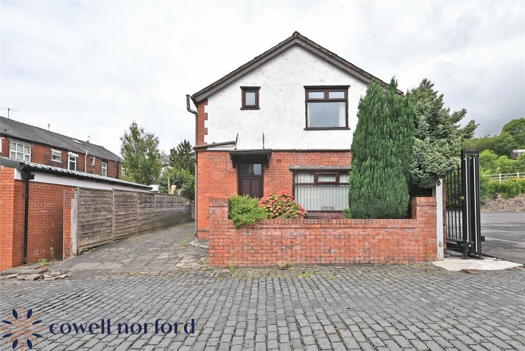 Gordon Street, Rochdale OL16 3 bed detached house - £190,000