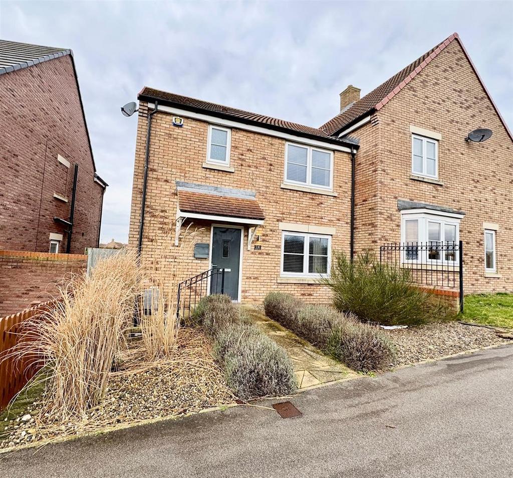 Howgate Drive, Scarborough 3 bed semi-detached house for sale - £222,000