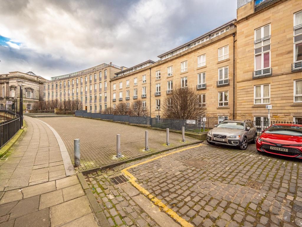 27/2 Fettes Row, New Town, Edinburgh... 2 bed flat - £300,000