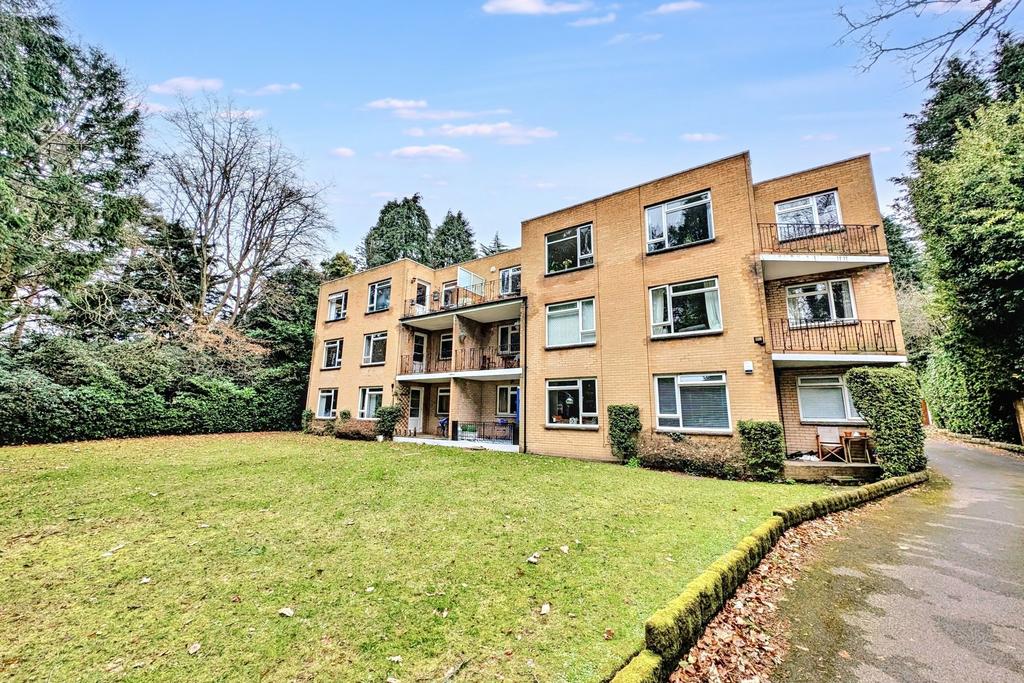 Bournemouth 2 bed flat for sale - £200,000