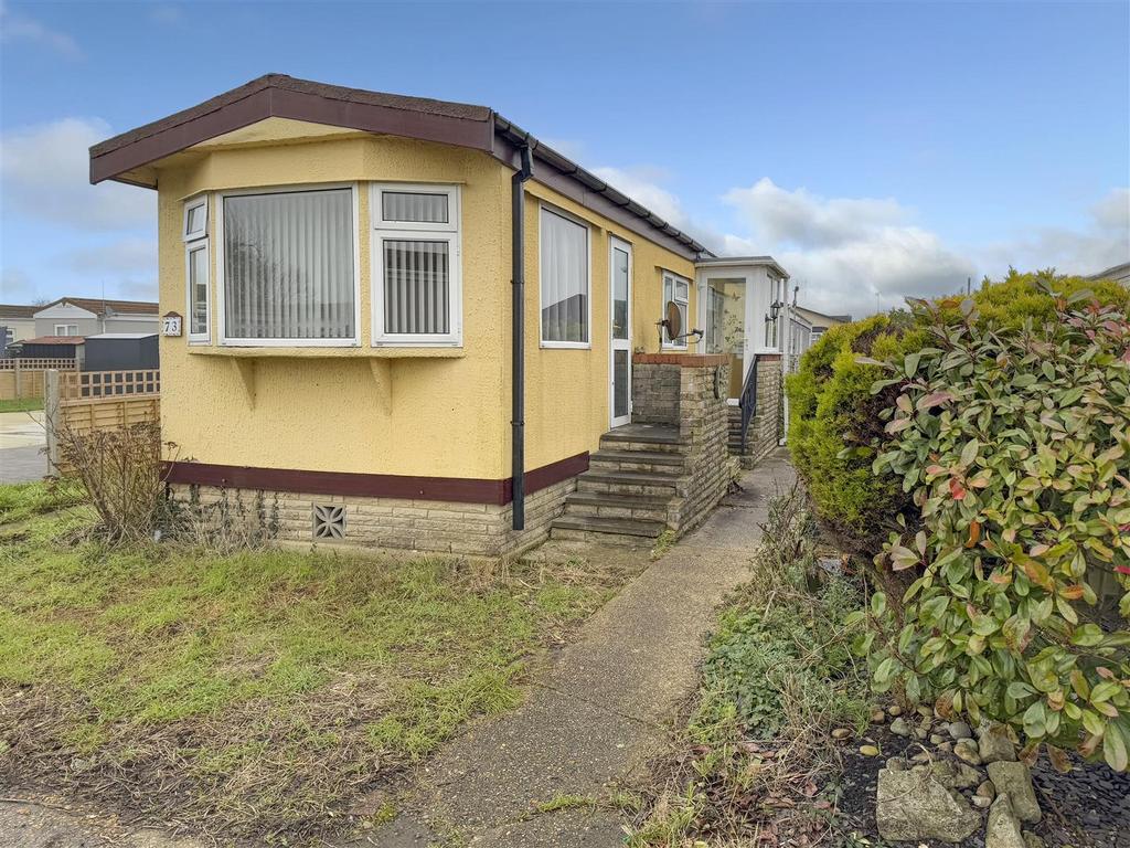 Thornlea Court, Littlehampton BN17 2 bed park home - £80,000