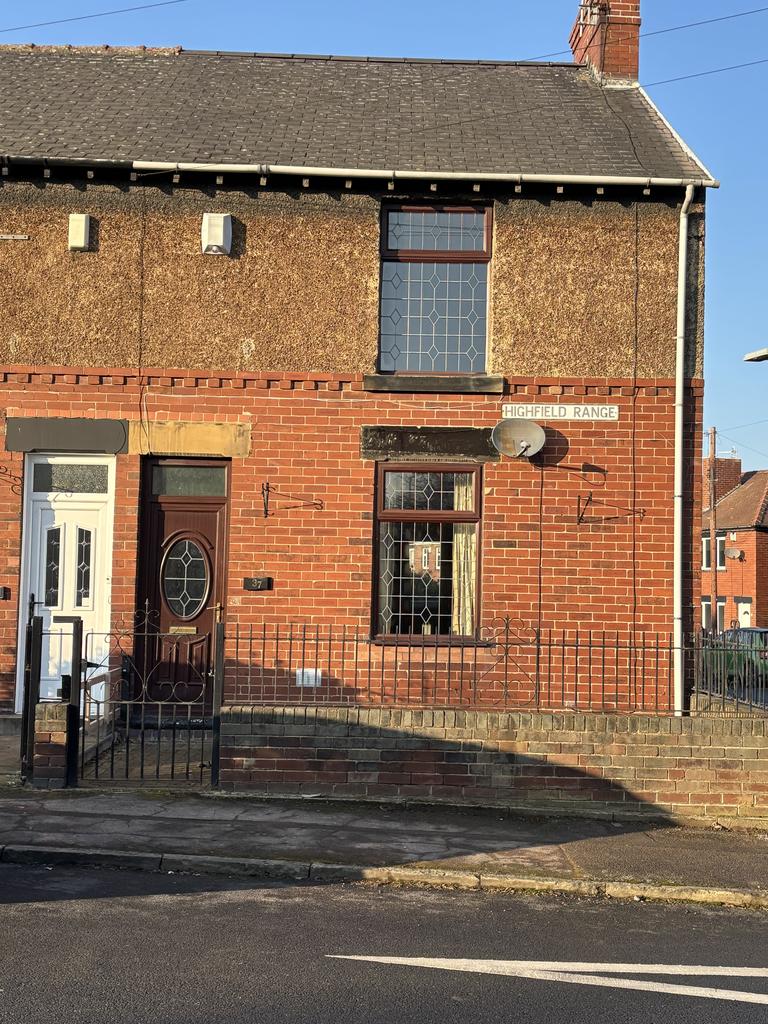 Highfield Range, Darfield S73 2 bed end of terrace house - £85,000