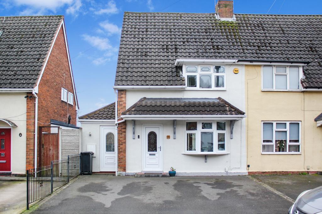 Langstone Road, Dudley, West Midlands 2 bed semi-detached house - £210,000