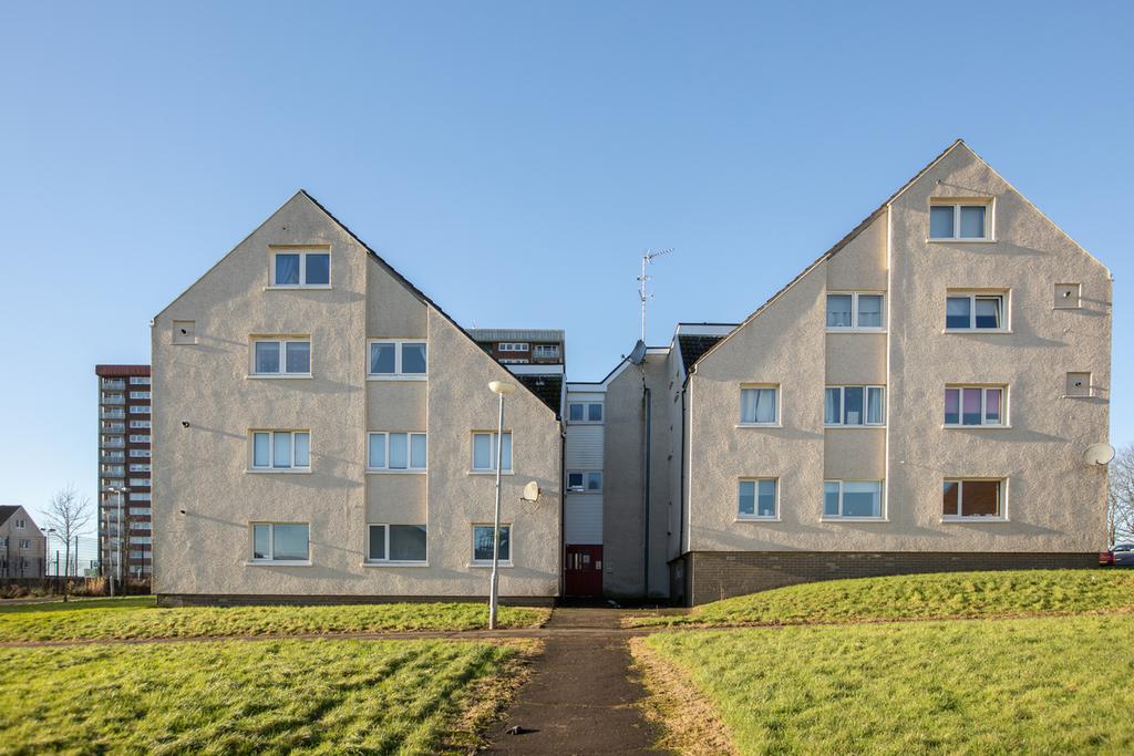 Cornock Street, Clydebank G81 3 bed flat for sale - £80,000