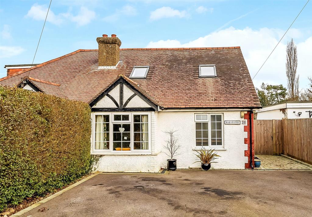 The Street, Fetcham, Surrey, KT22 4 bed semi-detached house - £665,000