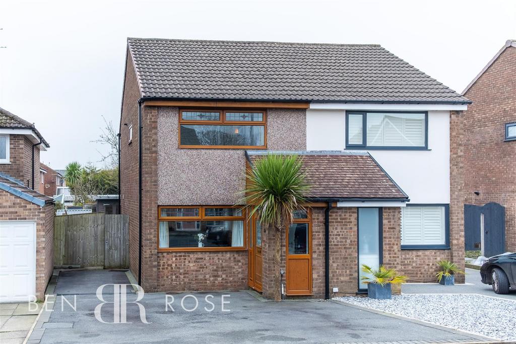 Countess Way, Euxton, Chorley 2 bed semi-detached house for sale - £169,995