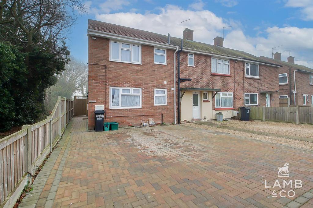 St. Johns Road, Clacton-On-Sea CO16 2 bed semi-detached house - £220,000