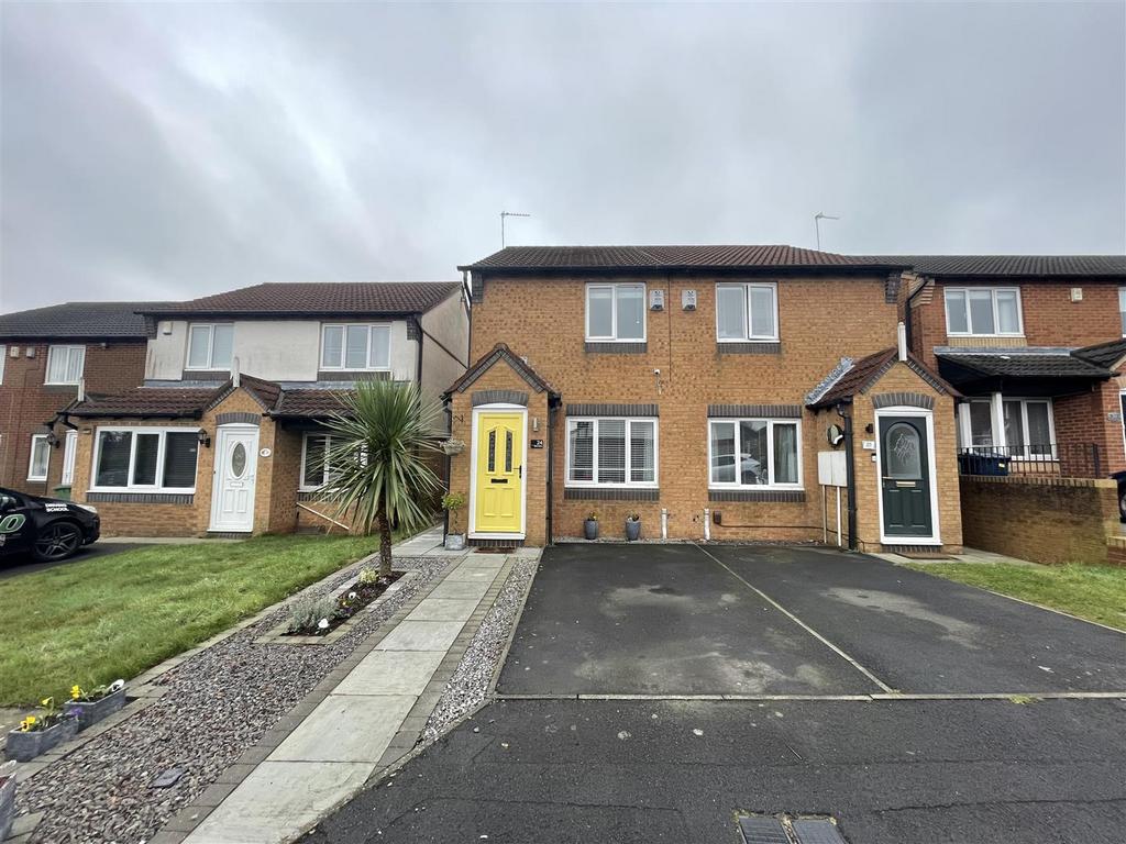 Bink Moss, Washington 2 bed semi-detached house for sale - £135,000