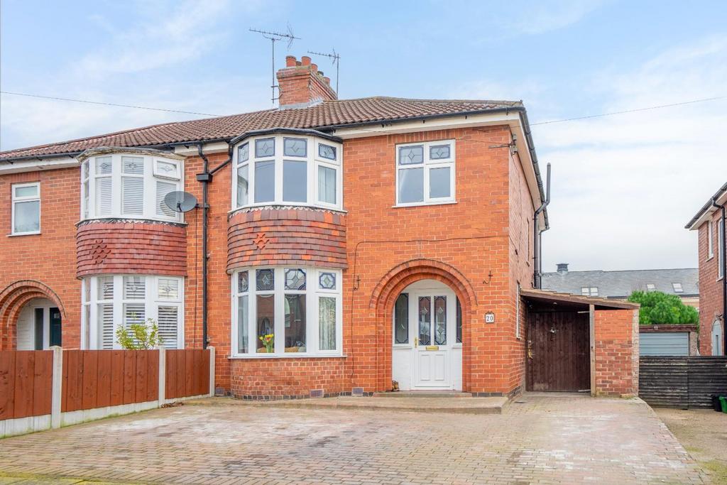 Maple Grove, York 3 bed semi-detached house for sale - £515,000