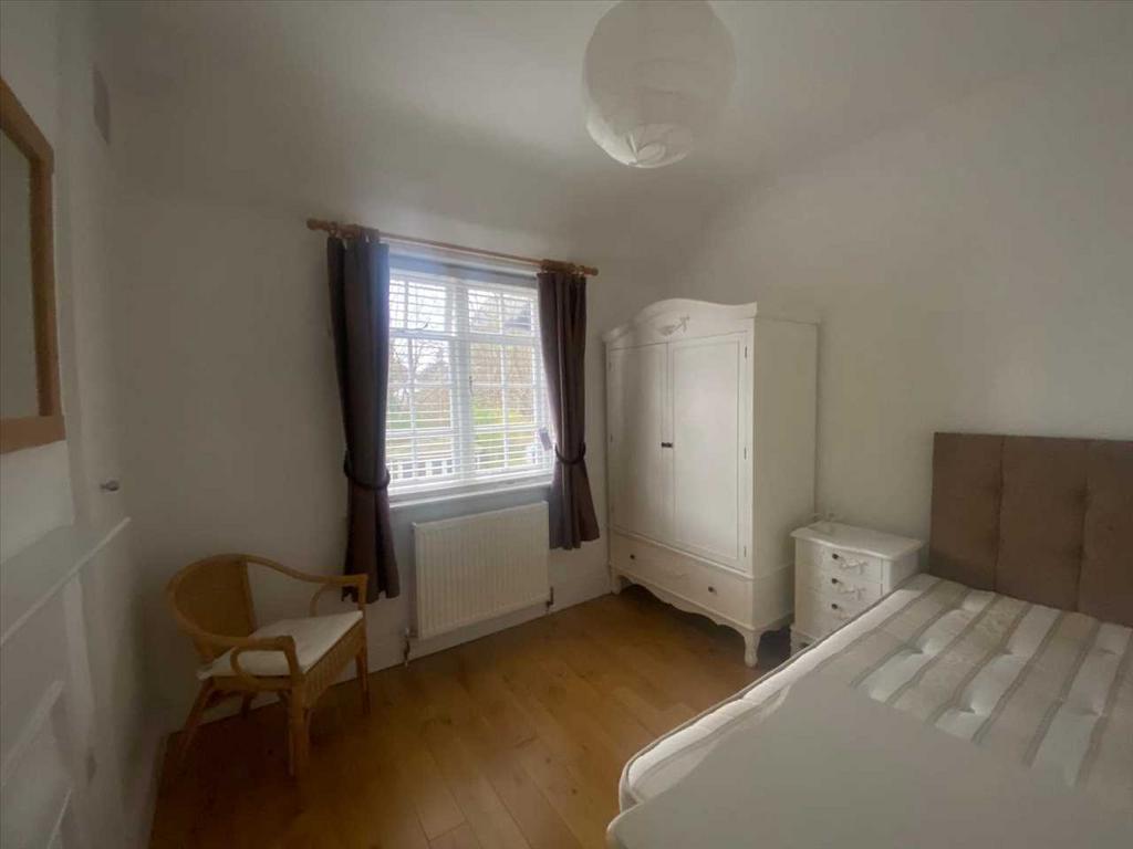 Holyoake Walk, Ealing House share - £875 pcm (£202 pw)