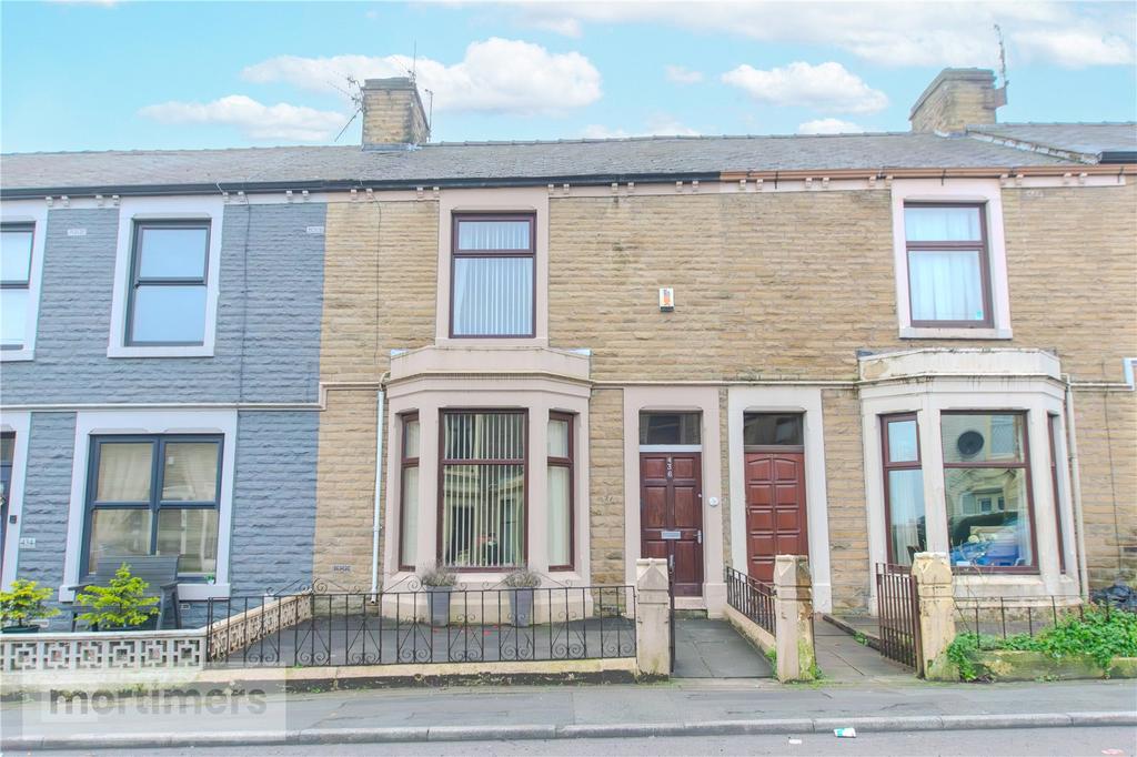 Blackburn Road, Oswaldtwistle... 3 bed terraced house - £140,000