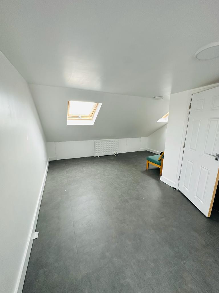 Townsend Road, Southall, UB1 6 bed semi-detached house to rent - £3,950 ...