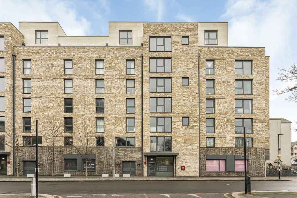 St. Pauls Way, London, E3 1 bed apartment - £375,000