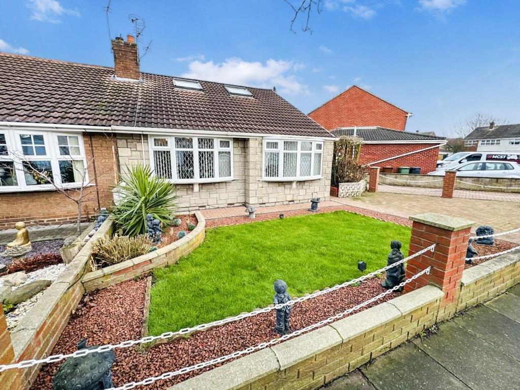 Lingdale Drive, Seaton Carew, Hartlepool 2 bed semi-detached bungalow ...