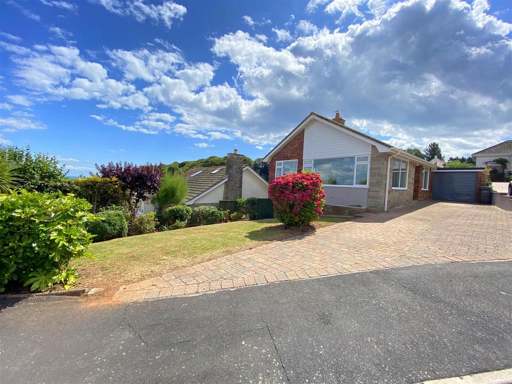Lower Fowden, Paignton 3 bed bungalow - £1,250 pcm (£288 pw)