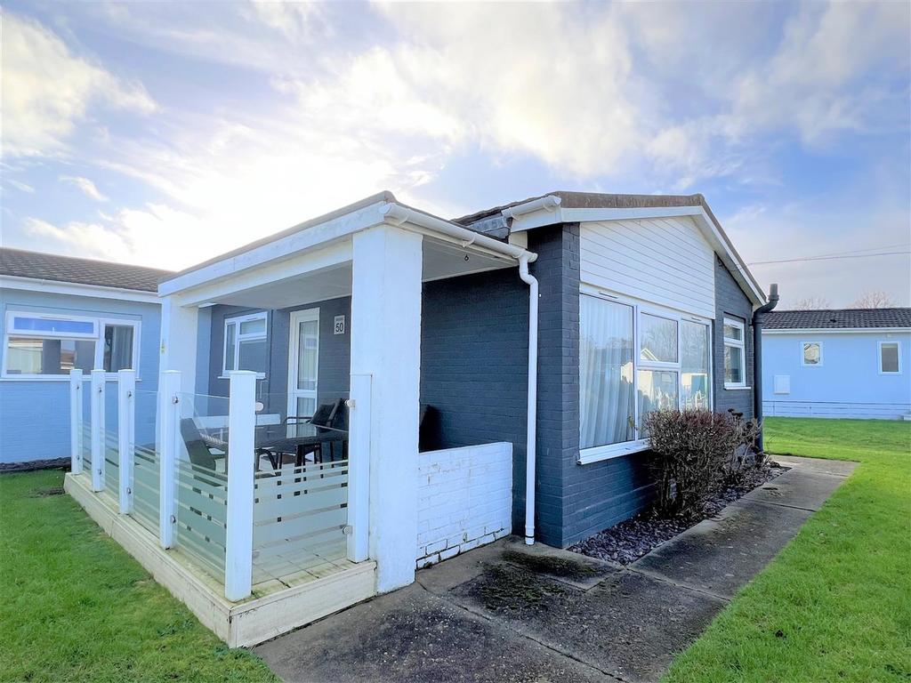 Broadland Holiday Village, Marsh... 2 bed bungalow - £35,000