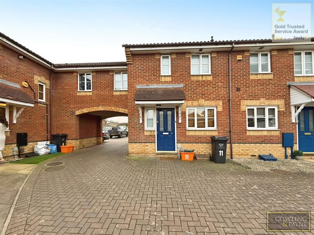 Vine Close, Basildon 3 bed terraced house - £290,000
