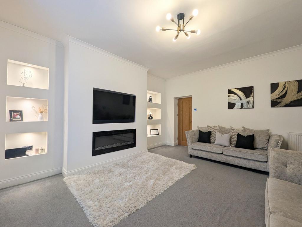 Hedworth Lane, Boldon Colliery, NE35 2 bed terraced house - £120,000