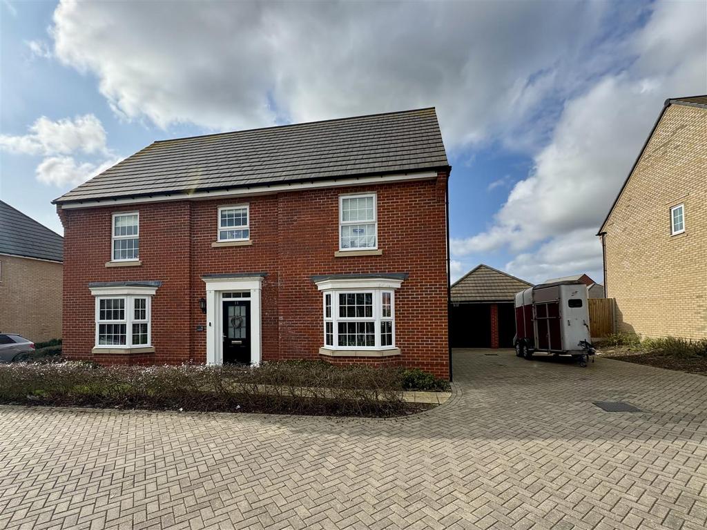 Fitzwilliam Road, Burnham-On-Crouch 5 bed detached house for sale - £ ...