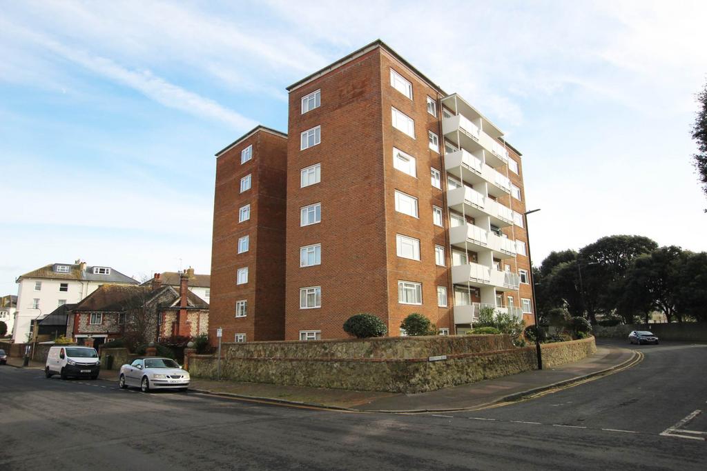 Blackwater Road, Eastbourne, BN21 4JF 2 bed flat for sale - £234,995