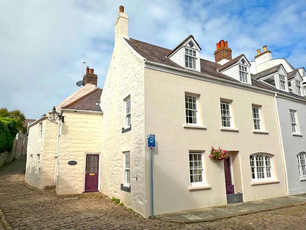 Royal Connaught Square, Alderney... 4 bed house for sale - £725,000