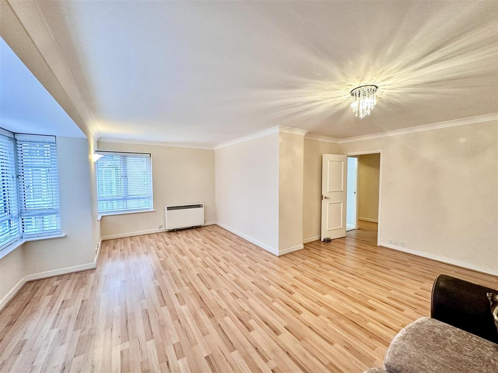 Florey Lodge, London W9 1 bed flat - £2,000 pcm (£462 pw)