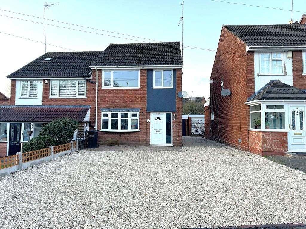 Johns Grove, Birmingham B43 3 bed semi-detached house for sale - £250,000