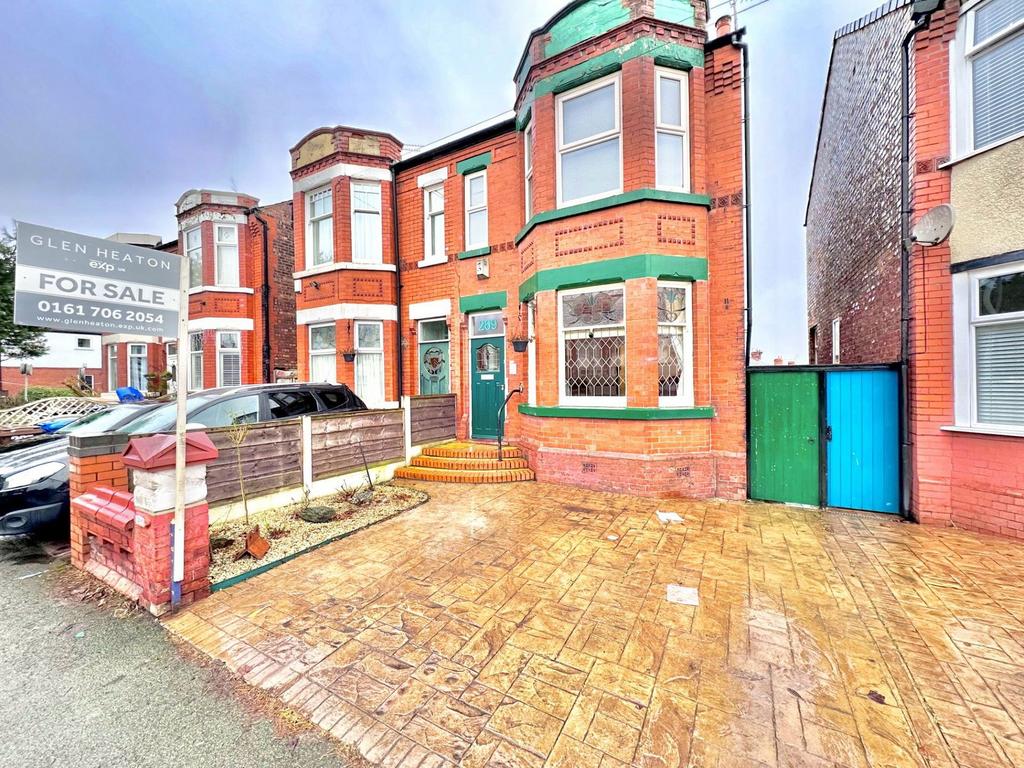 Reddish Road, Stockport SK5 3 bed semi-detached house - £300,000