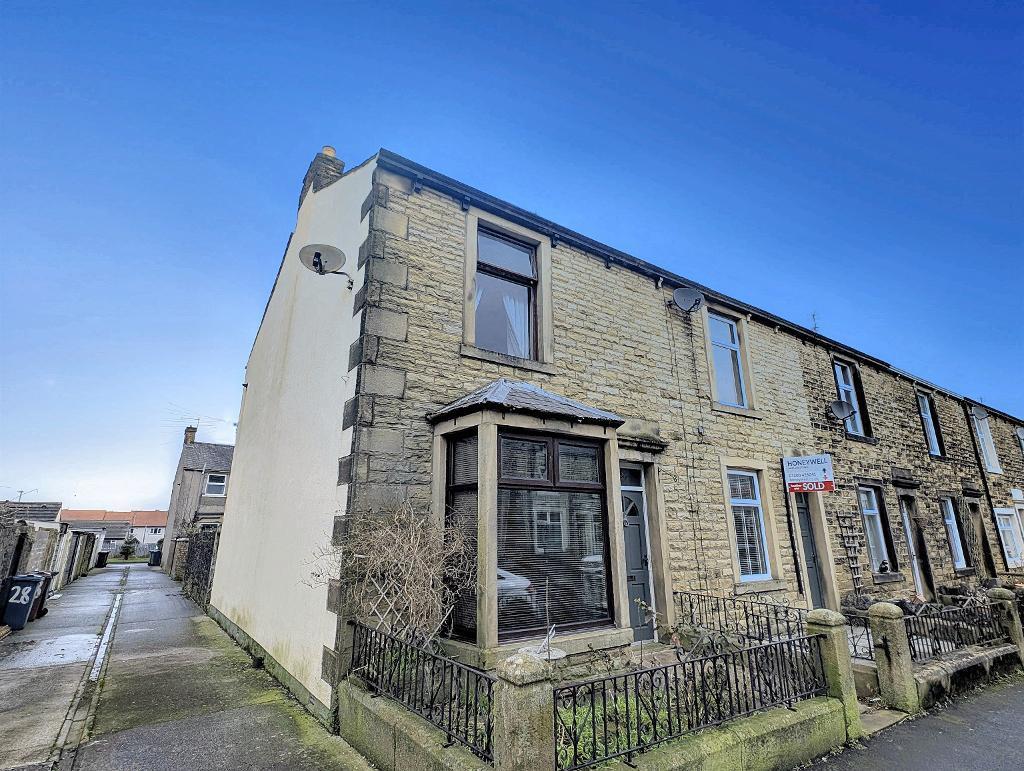 West View, Clitheroe, Lancashire, BB7... 2 bed end of terrace house for ...