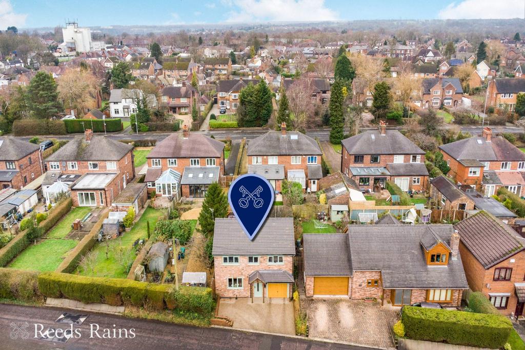 Boundary Lane, Cheshire CW12 3 bed detached house - £350,000