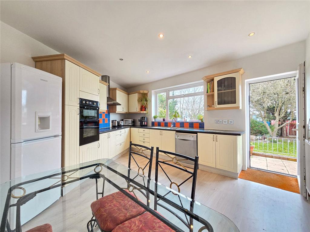 Mayday Gardens, London SE3 3 bed semi-detached house - £600,000