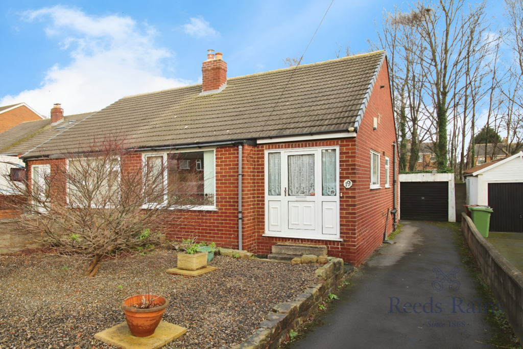 Sandyacres Drive, Leeds LS26 2 bed bungalow - £179,995