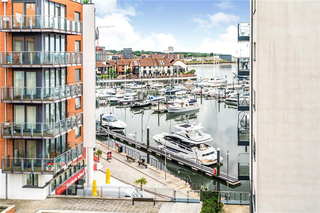 The Blake Building, Admirals Quay... 1 bed apartment - £185,000