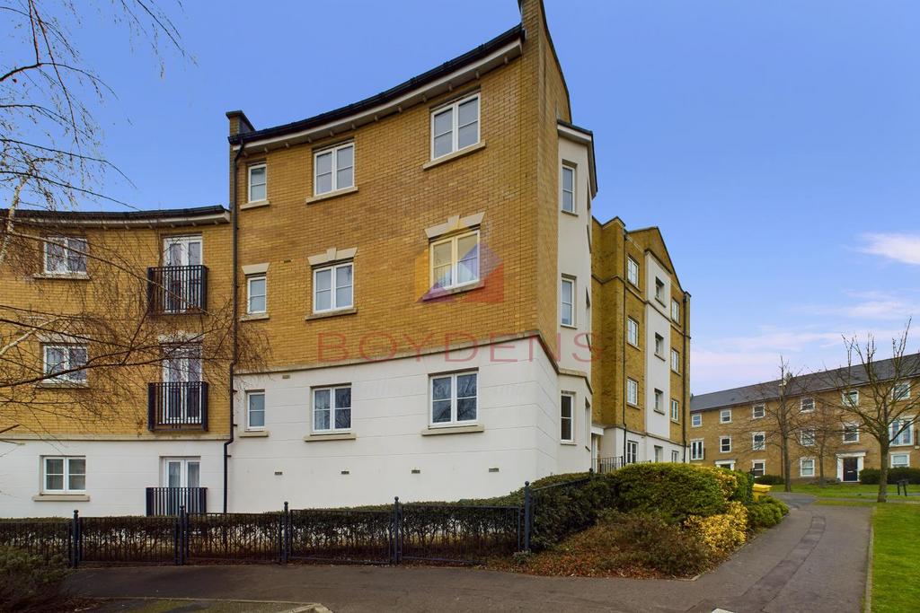Aerofoil Grove, Colchester CO4 2 bed apartment - £185,000