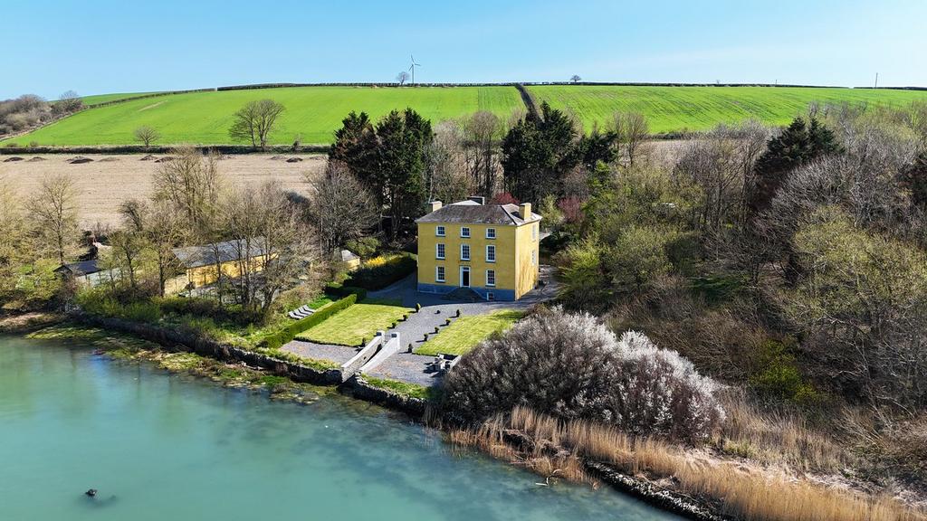 Cardigan SA43 8 bed detached house - £1,900,000