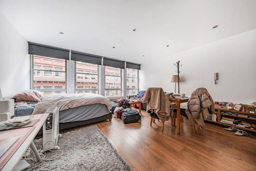 Rochester Row, Westminster, London, SW1P Studio for sale - £350,000