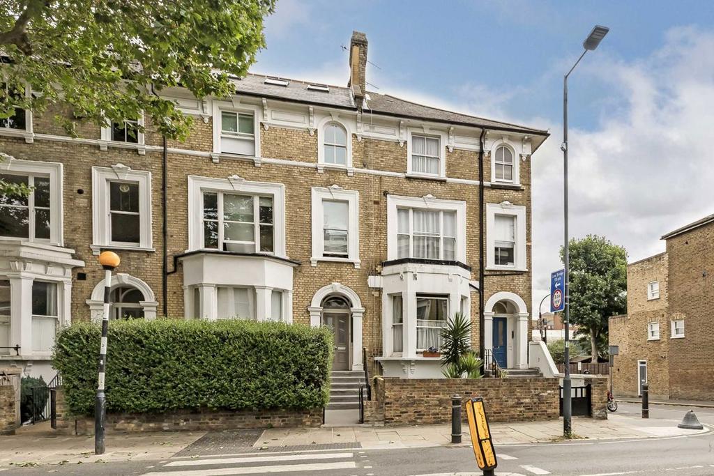 Hammersmith Grove, London W6 1 bed flat - £575,000