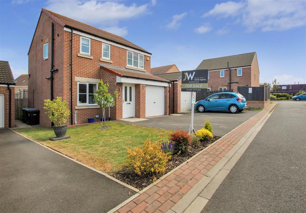 Brickside Way, Northallerton DL6 3 bed detached house - £279,000