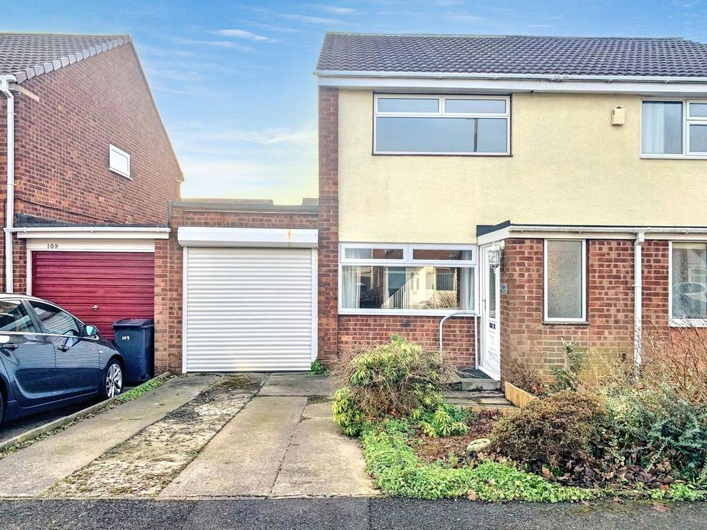 Burnside, Ashington, Northumberland... 2 bed semi-detached house - £122,995